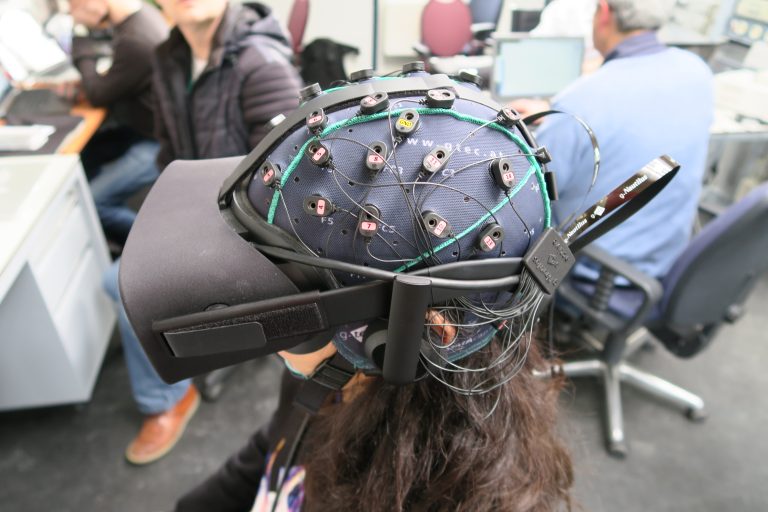 EEG combined with VR | Robert Oostenveld’s blog